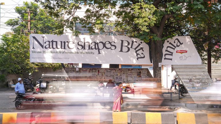 Des panneaux de pub conçus pour s'intégrer parfaitement avec la nature ...