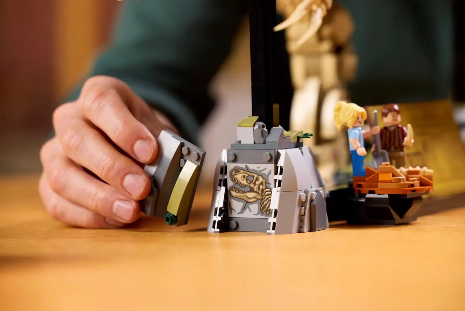 LEGO sort un squelette de T-Rex de 3145 briques qui mesure 1 mètre de long