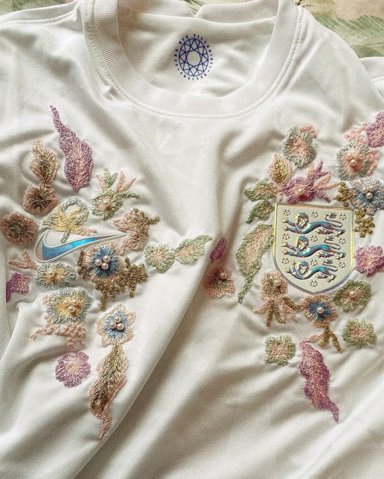 L’artiste Diana Al Shammari sublime les maillots de foot avec des magnifiques broderies - Creapills