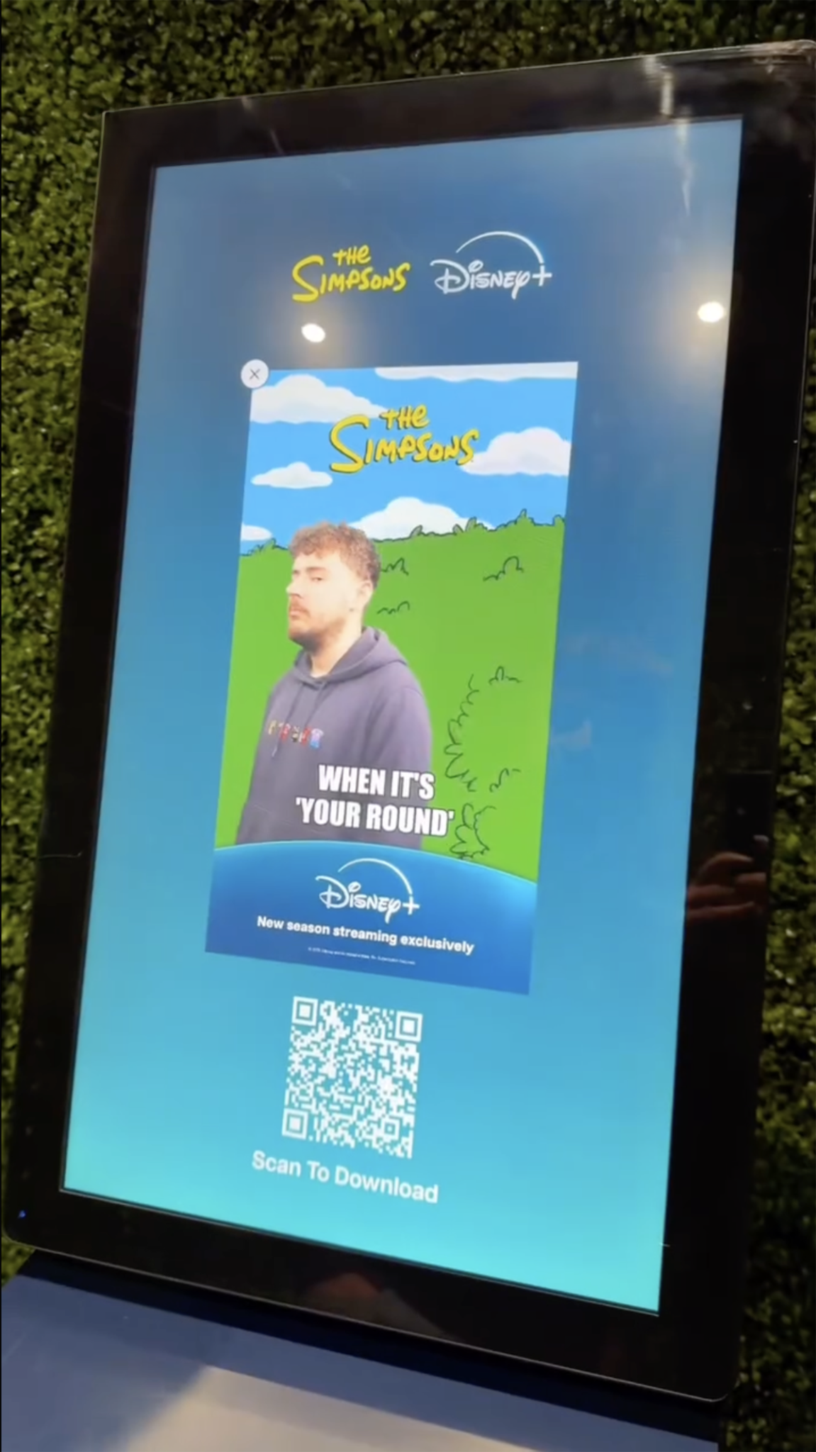 Disney+ transforme un mème culte des Simpson en attraction réelle ...