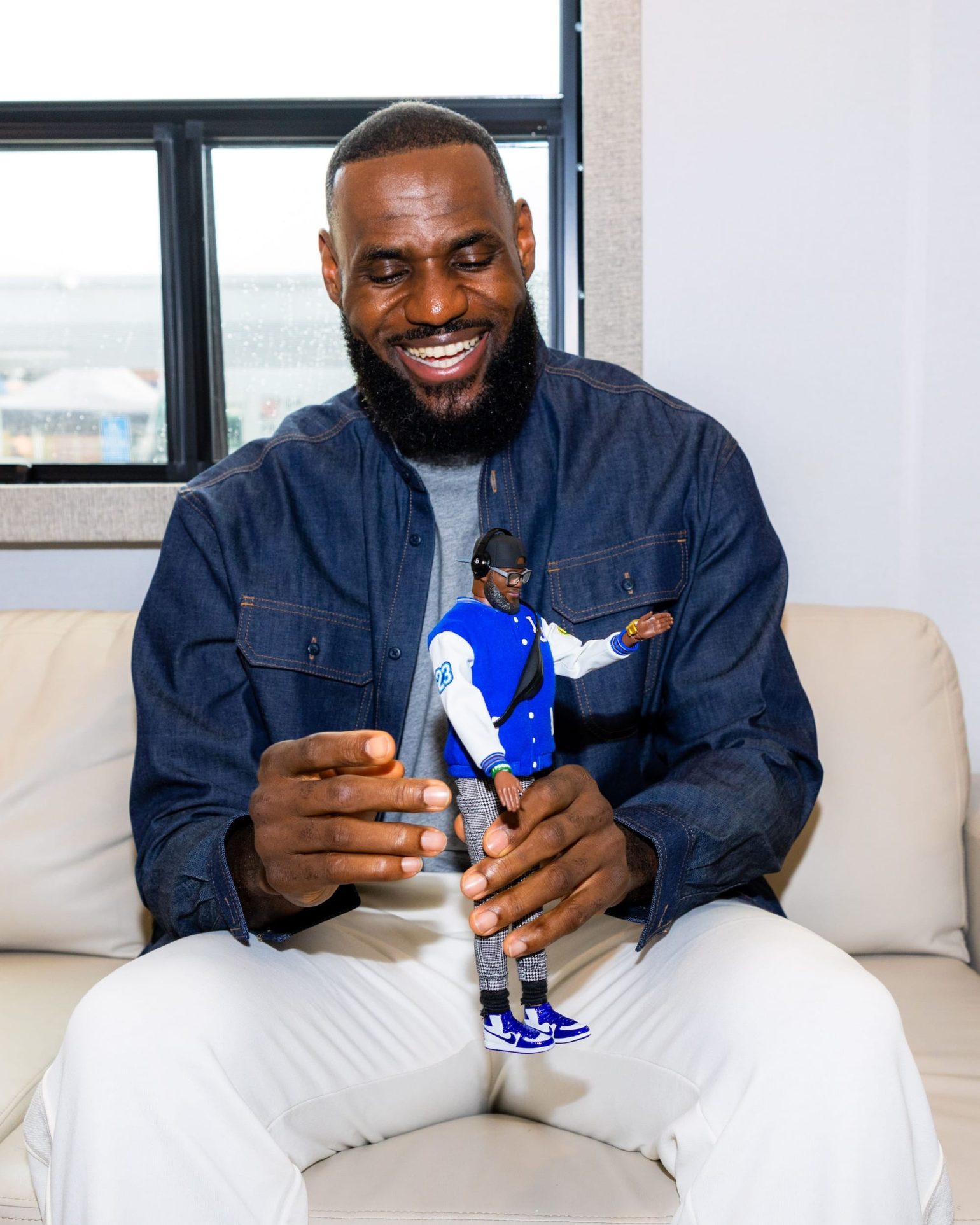 Barbie dévoile la poupée LeBron James, premier Kenbassador de la marque ...