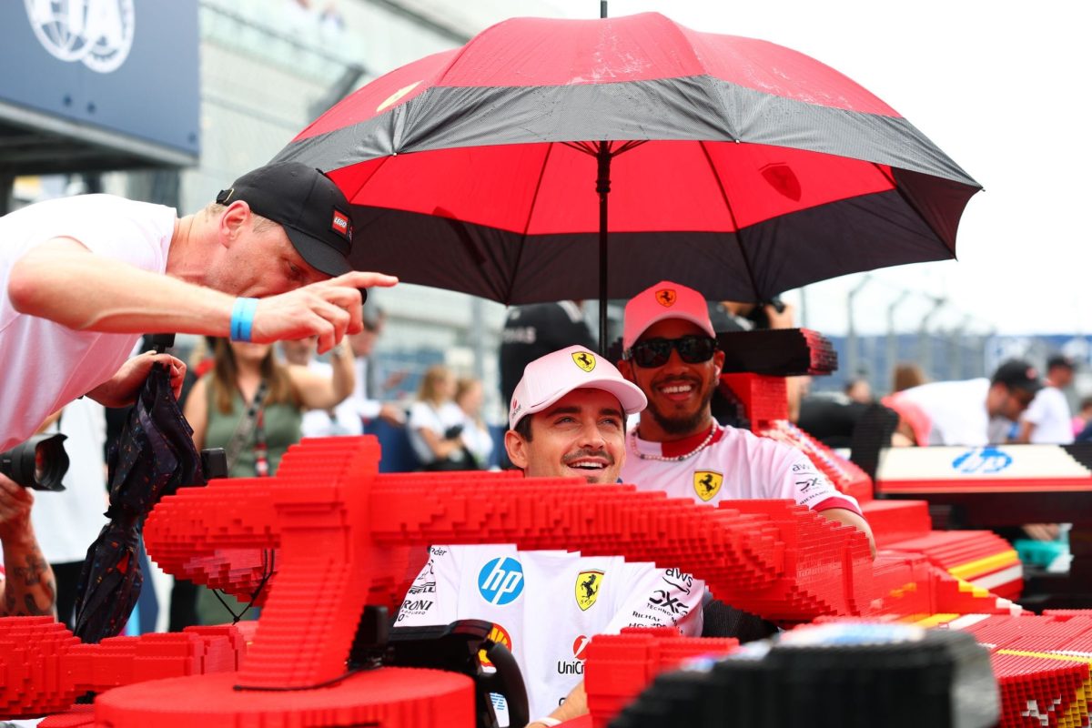 LEGO fait rouler les pilotes de F1 dans des bolides construits avec 400 ...