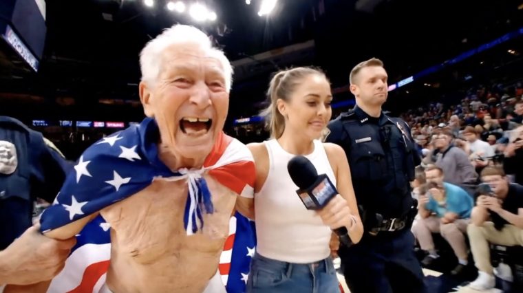 Diffusée pendant la finale NBA, cette pub générée à l'IA n’a coûté que ...