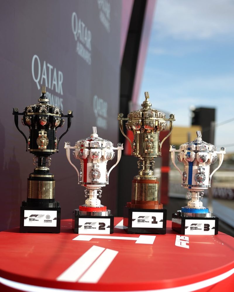 F1 : LEGO remet des trophées en briques aux vainqueurs du Grand Prix de ...