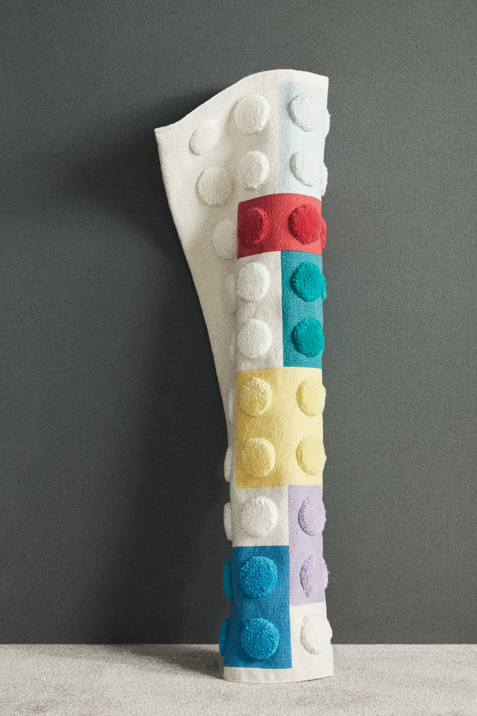 LEGO et H&M collaborent pour dévoiler une collection inédite d ...