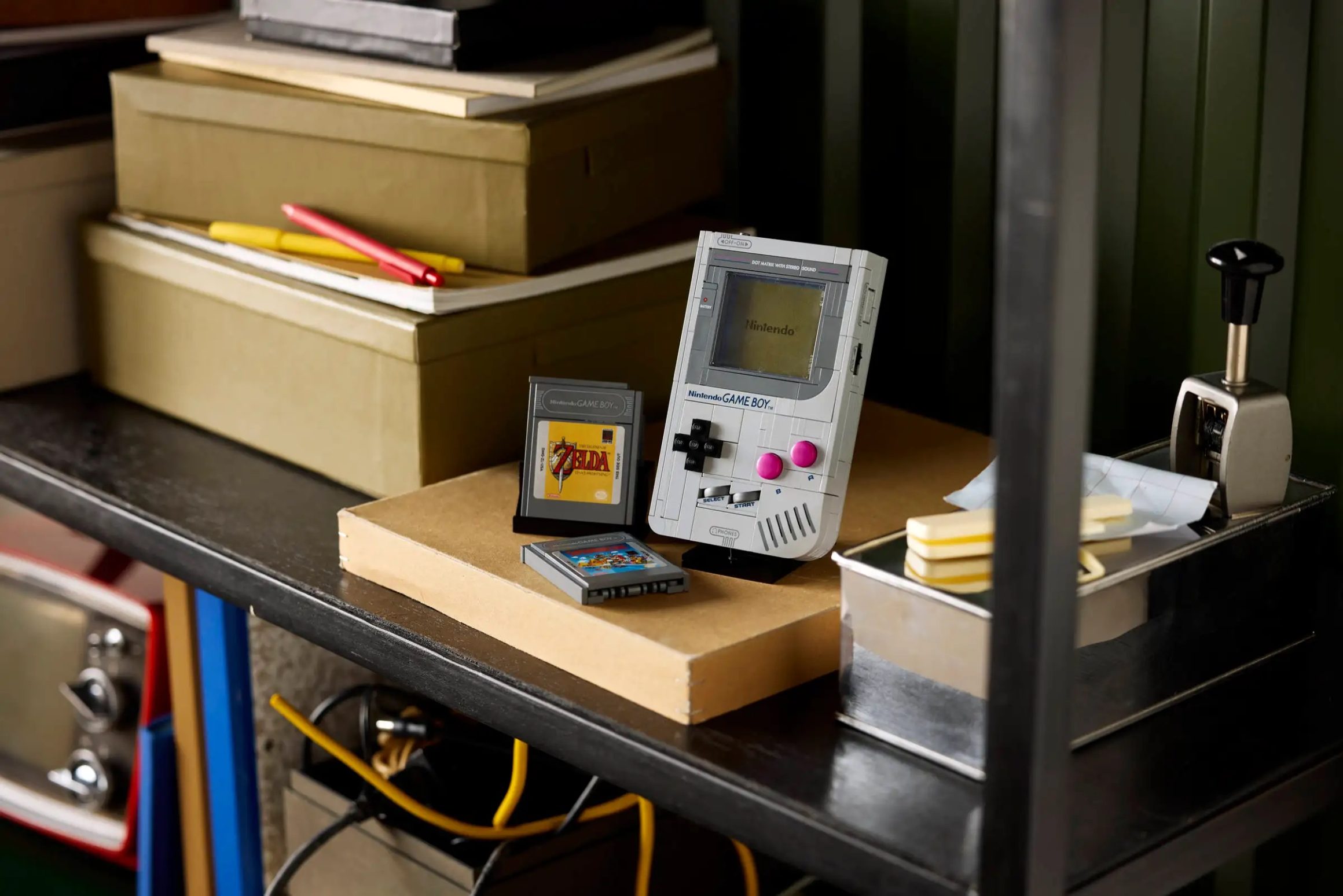 LEGO sort une Game Boy grandeur nature en briques à construire soi-même