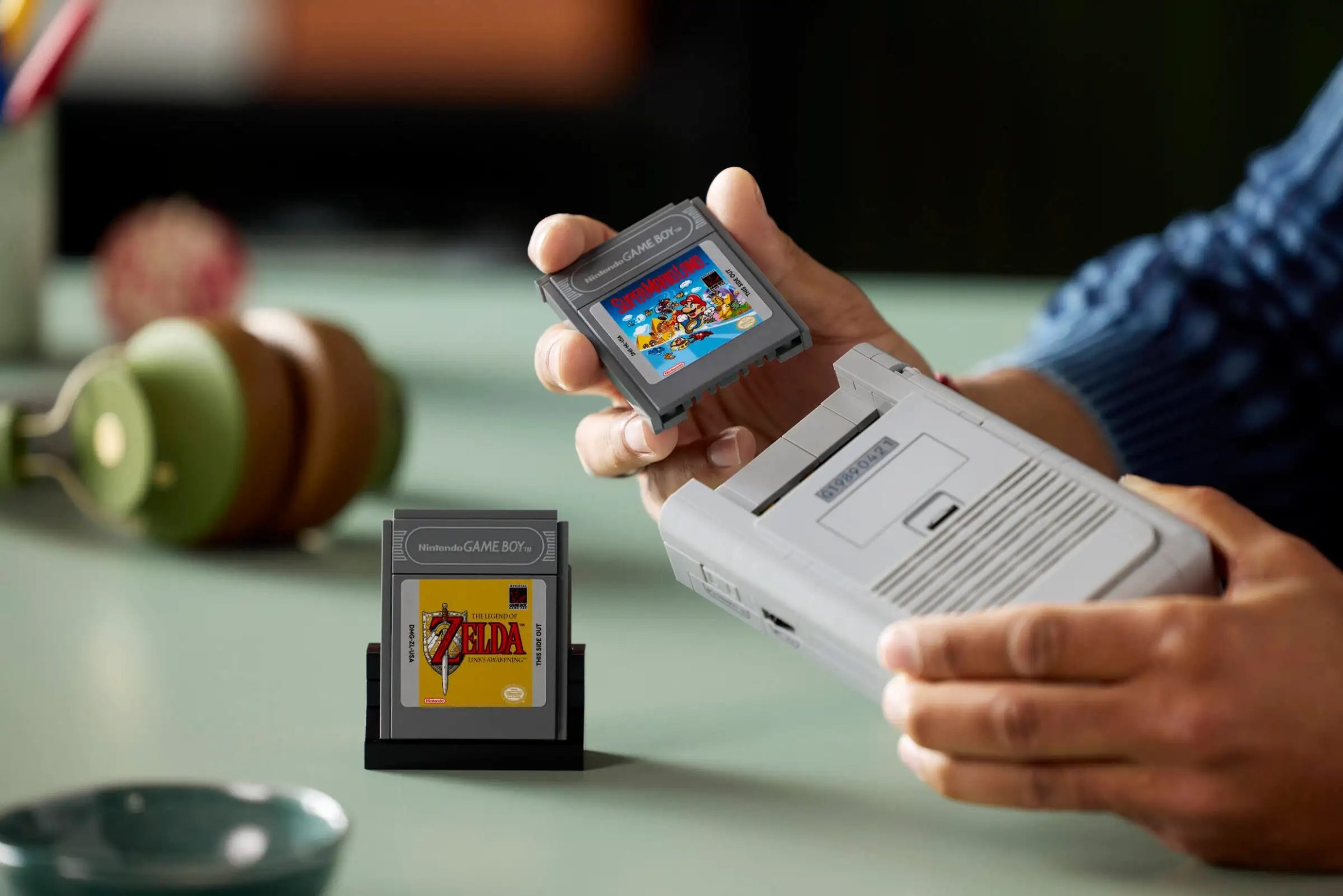 LEGO sort une Game Boy grandeur nature en briques à construire soi-même