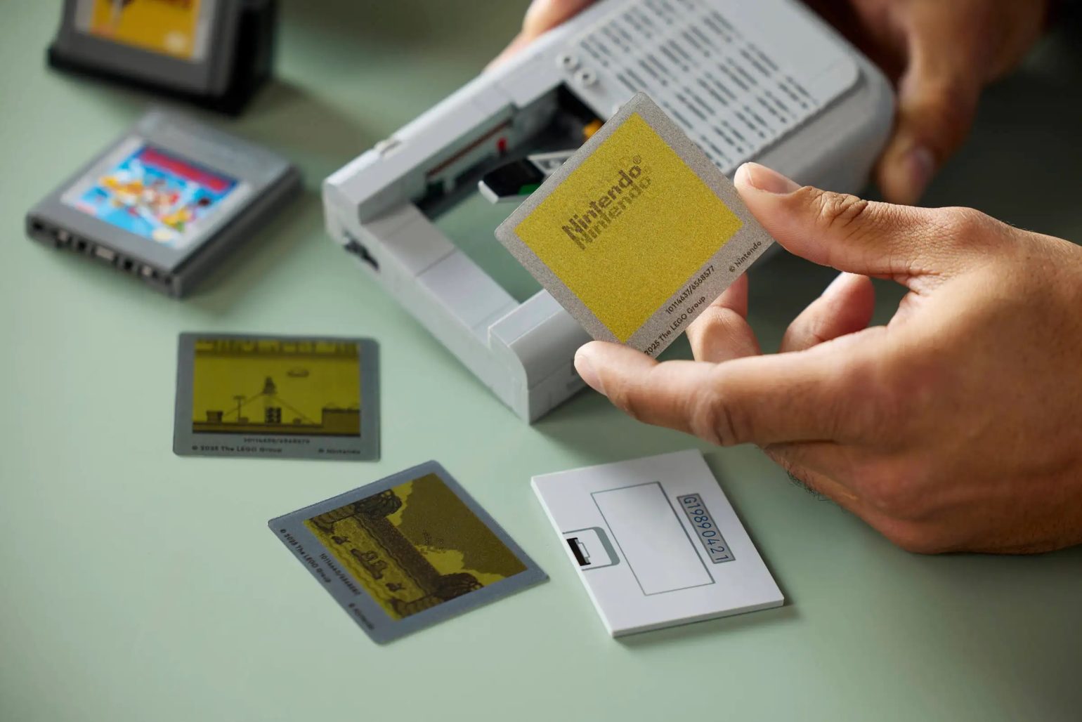 LEGO sort une Game Boy grandeur nature en briques à construire soi-même ...