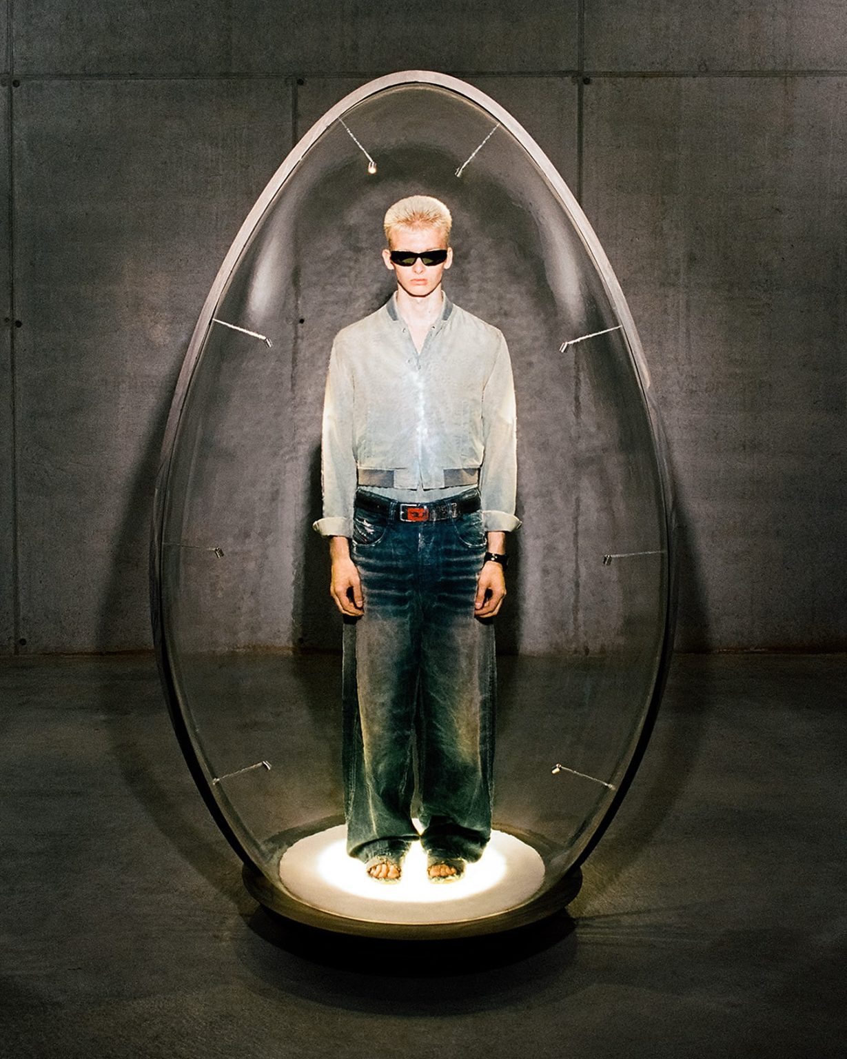 Diesel dévoile sa nouvelle collection avec... une chasse aux œufs ...