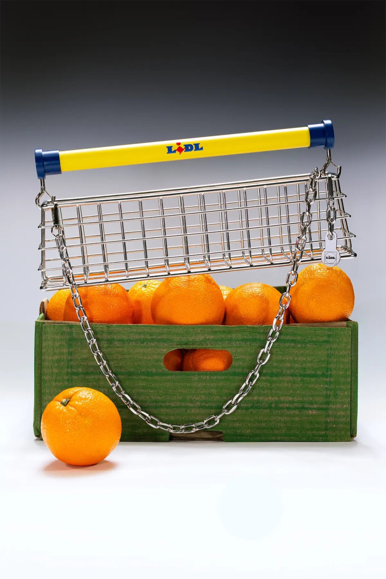 Lidl transforme son caddie en sac à main "luxe" pour la Fashion Week de ...