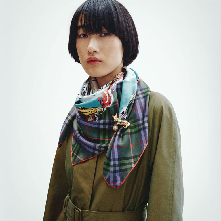 Burberry lance une collection hommage à la reine Elizabeth II pour les ...