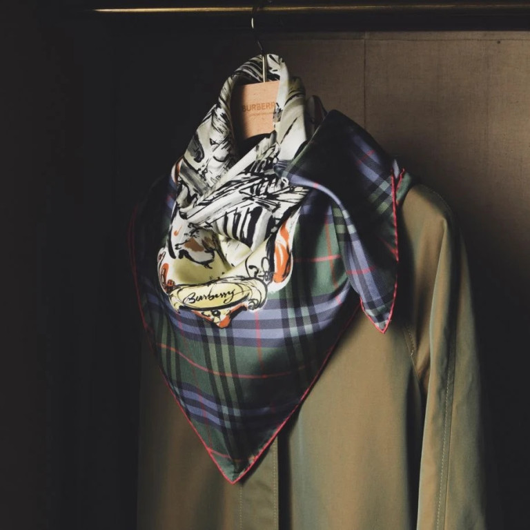 Burberry lance une collection hommage à la reine Elizabeth II pour les ...